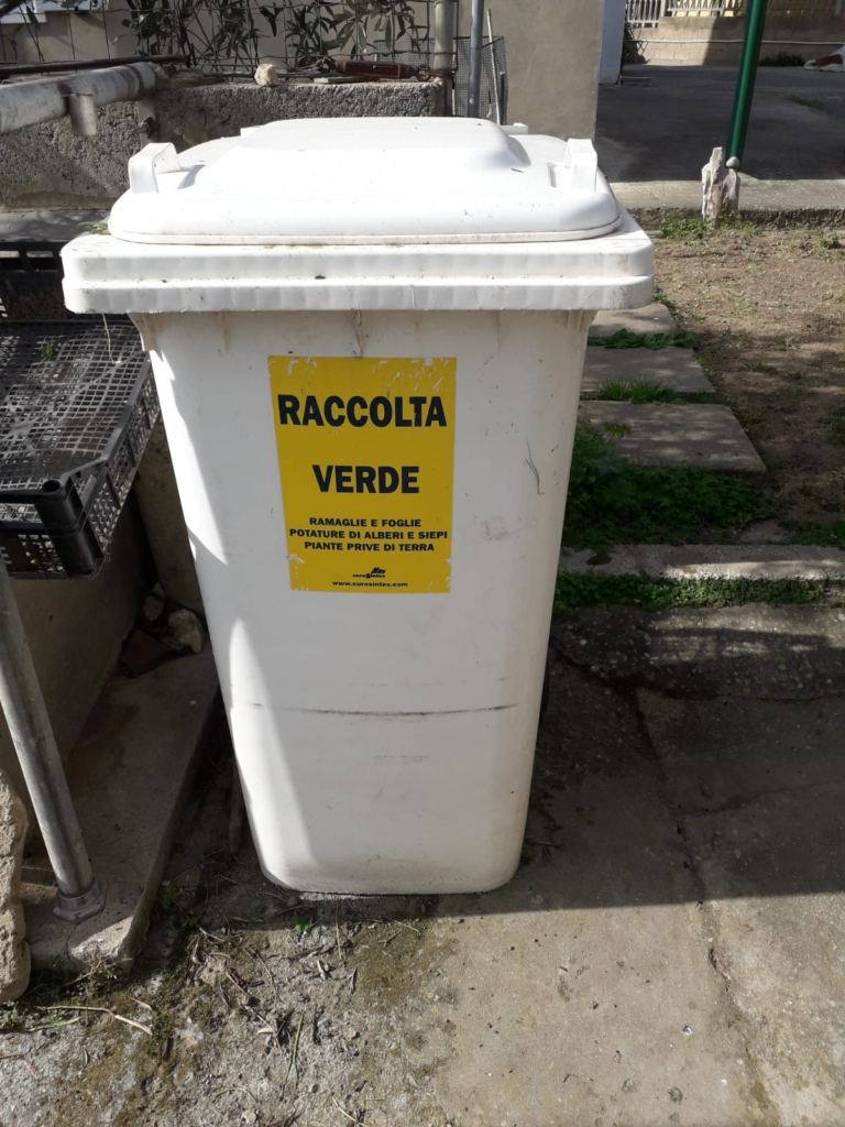 Carbonia: 200 bidoni carrellati da 240 litri per la raccolta ...
